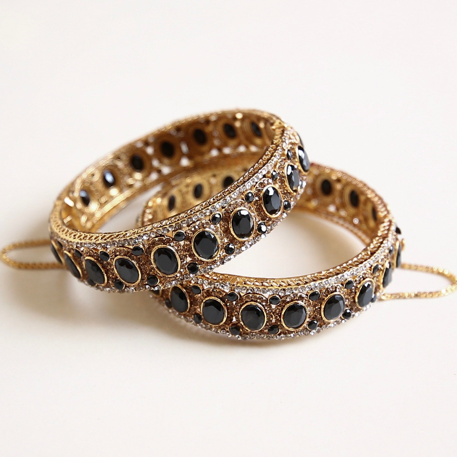 DAANO BANGLES